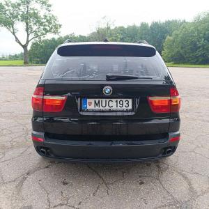 Black BMW X5 2007 in Kaunas, with an engine capacity of 2.99 L and mileage of 383 thousand km for 8300 €, photo 6 on AUTOMOTO.COM.LV