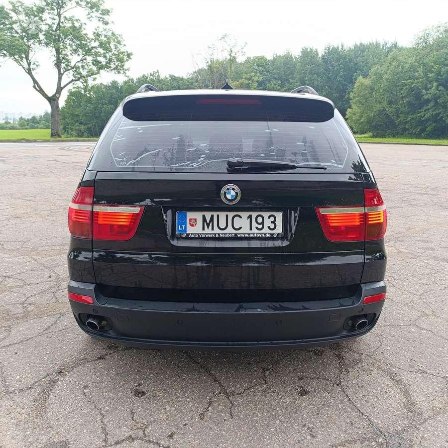 Black BMW X5 2007 in Kaunas, with an engine capacity of 2.99 L and mileage of 383 thousand km for 8300 €, photo 6 on AUTOMOTO.COM.LV