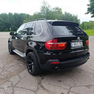 Black BMW X5 2007 in Kaunas, with an engine capacity of 2.99 L and mileage of 383 thousand km for 8300 €, photo 7 on AUTOMOTO.COM.LV