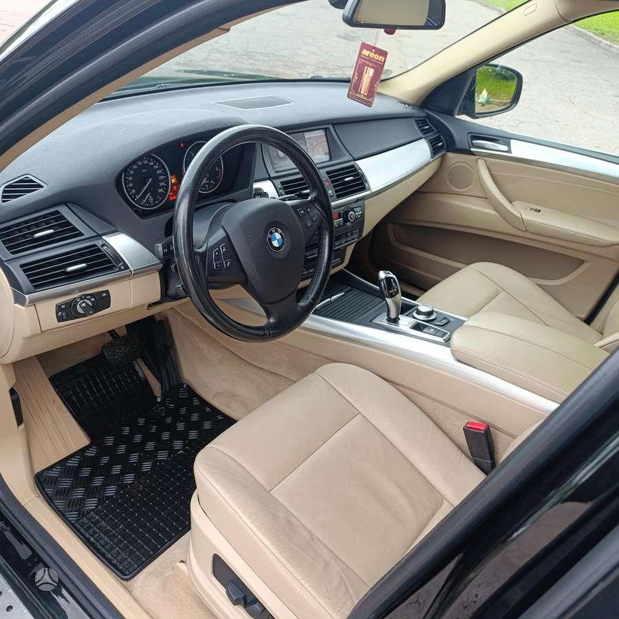 Black BMW X5 2007 in Kaunas, with an engine capacity of 2.99 L and mileage of 383 thousand km for 8300 €, photo 9 on AUTOMOTO.COM.LV