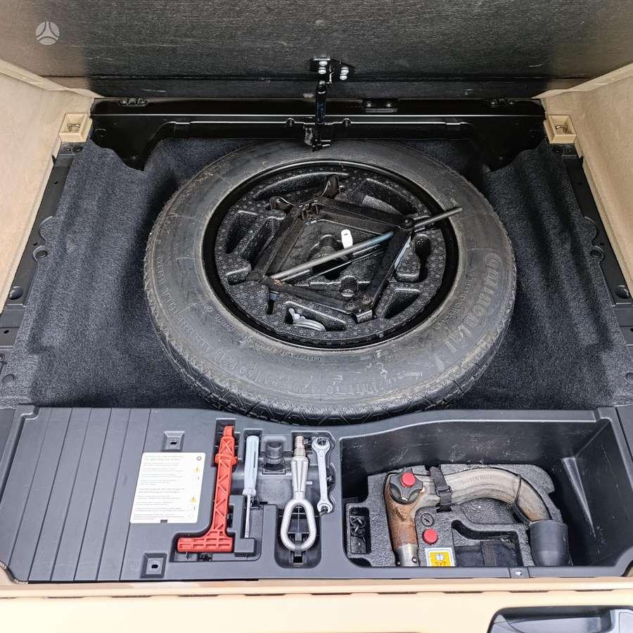 Black BMW X5 2007 in Kaunas, with an engine capacity of 2.99 L and mileage of 383 thousand km for 8300 €, photo 15 on AUTOMOTO.COM.LV