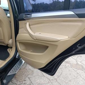 Black BMW X5 2007 in Kaunas, with an engine capacity of 2.99 L and mileage of 383 thousand km for 8300 €, photo 17 on AUTOMOTO.COM.LV