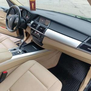 Black BMW X5 2007 in Kaunas, with an engine capacity of 2.99 L and mileage of 383 thousand km for 8300 €, photo 19 on AUTOMOTO.COM.LV