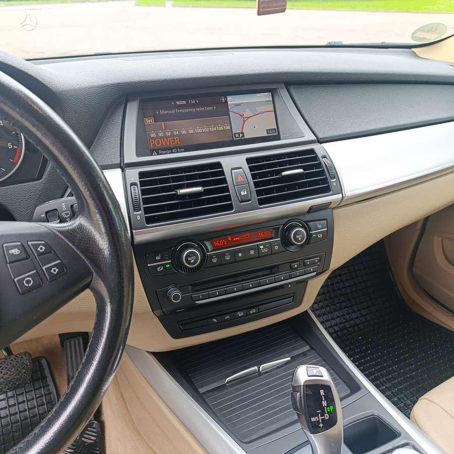Black BMW X5 2007 in Kaunas, with an engine capacity of 2.99 L and mileage of 383 thousand km for 8300 €, photo 22 on AUTOMOTO.COM.LV
