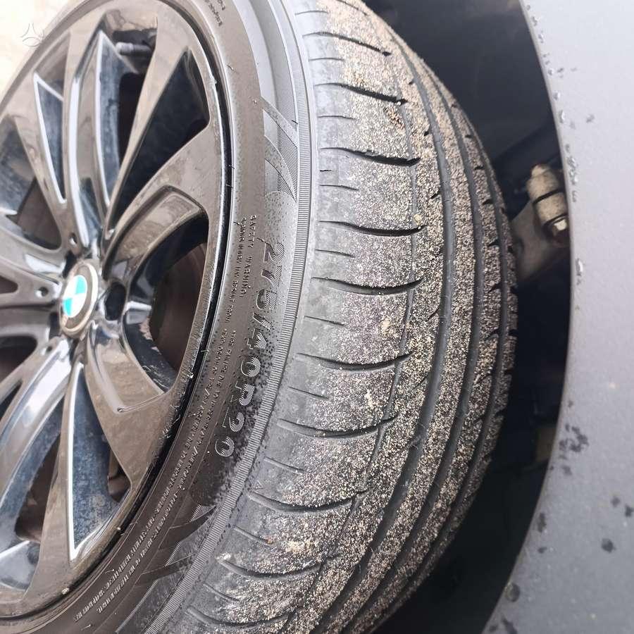 Black BMW X5 2007 in Kaunas, with an engine capacity of 2.99 L and mileage of 383 thousand km for 8300 €, photo 25 on AUTOMOTO.COM.LV