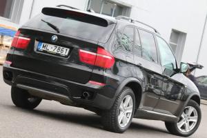 Melns BMW X5 2007 Rīga, ar dzinēja tilpumu 3.00 L un nobraukumu 238 tūkst. km par 6690 €, foto 3 vietnē AUTOMOTO.COM.LV