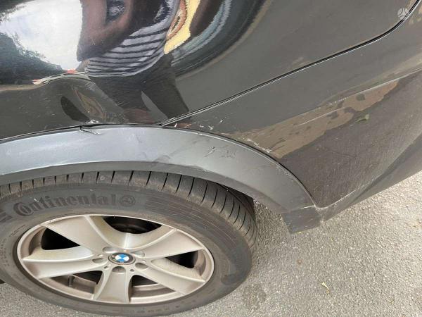 Black BMW X5 2007 in Kaunas, with an engine capacity of 2.99 L and mileage of 265 thousand km for 5250 €, photo 5 on AUTOMOTO.COM.LV