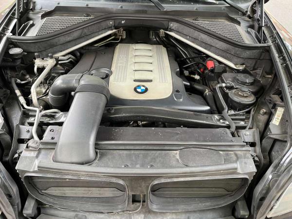 Black BMW X5 2007 in Kaunas, with an engine capacity of 2.99 L and mileage of 265 thousand km for 5250 €, photo 7 on AUTOMOTO.COM.LV