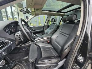 Black BMW X5 2007 in Vilnius, with an engine capacity of 3.00 L and mileage of 304 thousand km for 8250 €, photo 13 on AUTOMOTO.COM.LV