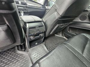 Black BMW X5 2007 in Vilnius, with an engine capacity of 3.00 L and mileage of 304 thousand km for 8250 €, photo 19 on AUTOMOTO.COM.LV