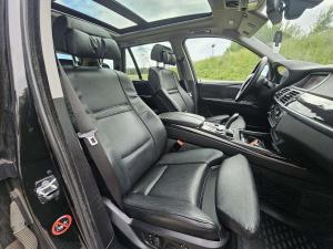 Black BMW X5 2007 in Vilnius, with an engine capacity of 3.00 L and mileage of 304 thousand km for 8250 €, photo 21 on AUTOMOTO.COM.LV