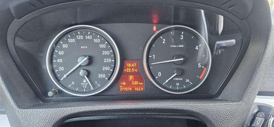 Black BMW X5 2007 in Ukmerge, with an engine capacity of 3.00 L and mileage of 277 thousand km for 8700 €, photo 17 on AUTOMOTO.COM.LV