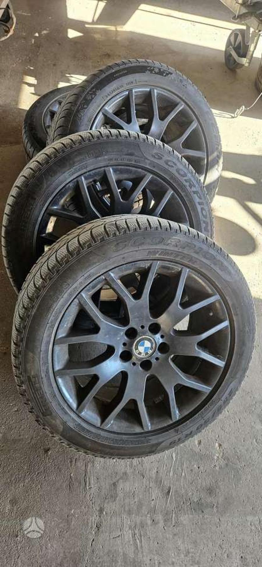Black BMW X5 2007 in Ukmerge, with an engine capacity of 3.00 L and mileage of 277 thousand km for 8700 €, photo 20 on AUTOMOTO.COM.LV