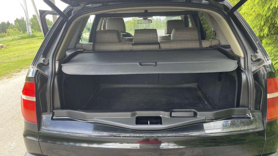 Black BMW X5 2007 in Kelme, with an engine capacity of 2.99 L and mileage of 296 thousand km for 5500 €, photo 7 on AUTOMOTO.COM.LV