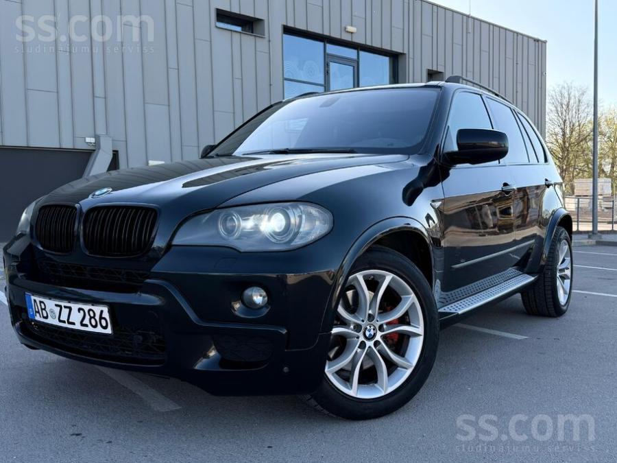 Черный БМВ Х5 2007 в Бауска, объемом двигателя 3.00 л и пробегом 0 тыс. км за 8650 €, фото 1 на AUTOMOTO.COM.LV