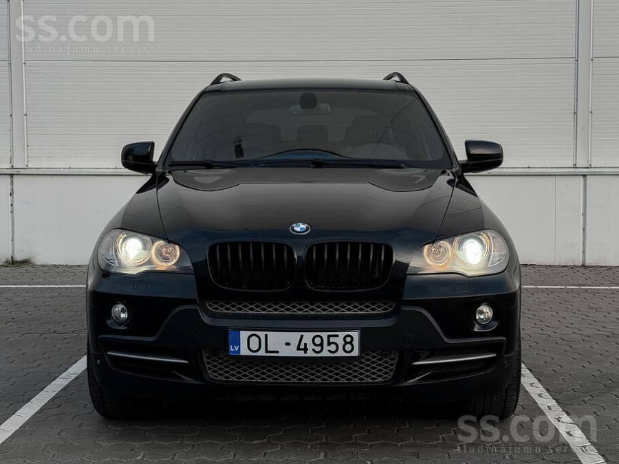 Black BMW X5 2007 in Riga, with an engine capacity of 3.00 L and mileage of 320 thousand km for 12500 €, photo 6 on AUTOMOTO.COM.LV