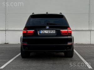 Black BMW X5 2007 in Riga, with an engine capacity of 3.00 L and mileage of 320 thousand km for 12500 €, photo 8 on AUTOMOTO.COM.LV