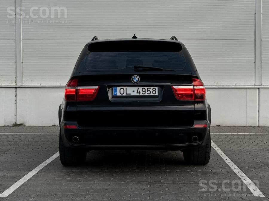 Black BMW X5 2007 in Riga, with an engine capacity of 3.00 L and mileage of 320 thousand km for 12500 €, photo 8 on AUTOMOTO.COM.LV