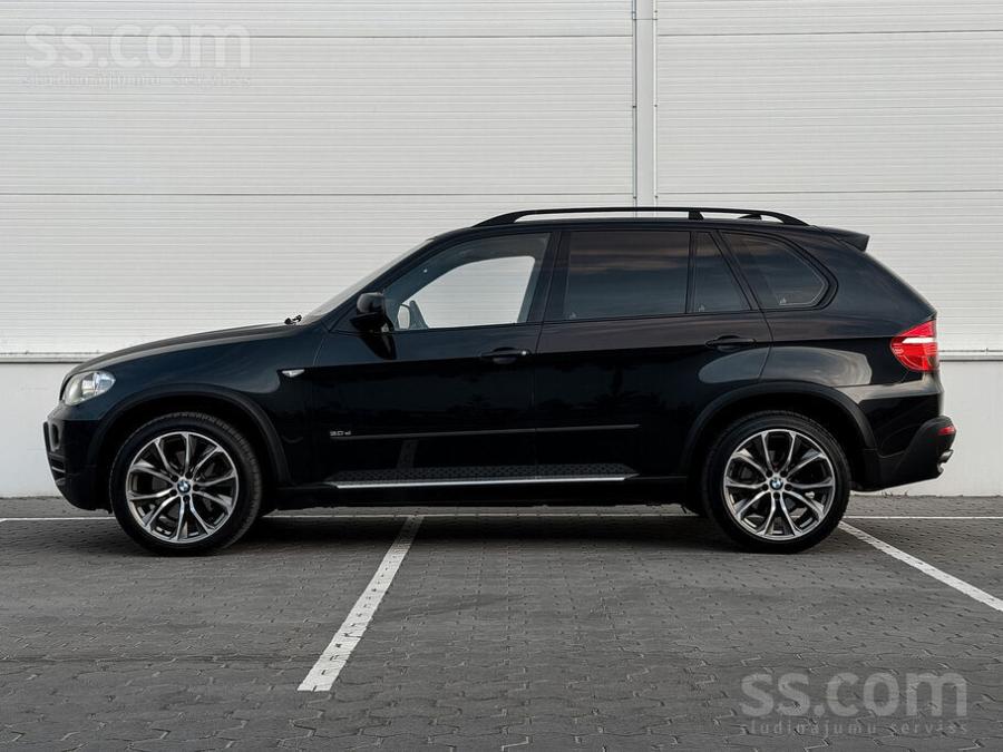 Black BMW X5 2007 in Riga, with an engine capacity of 3.00 L and mileage of 320 thousand km for 12500 €, photo 11 on AUTOMOTO.COM.LV