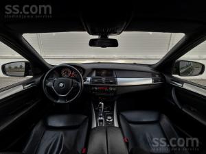 Black BMW X5 2007 in Riga, with an engine capacity of 3.00 L and mileage of 320 thousand km for 12500 €, photo 17 on AUTOMOTO.COM.LV