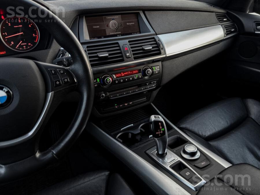 Black BMW X5 2007 in Riga, with an engine capacity of 3.00 L and mileage of 320 thousand km for 12500 €, photo 30 on AUTOMOTO.COM.LV