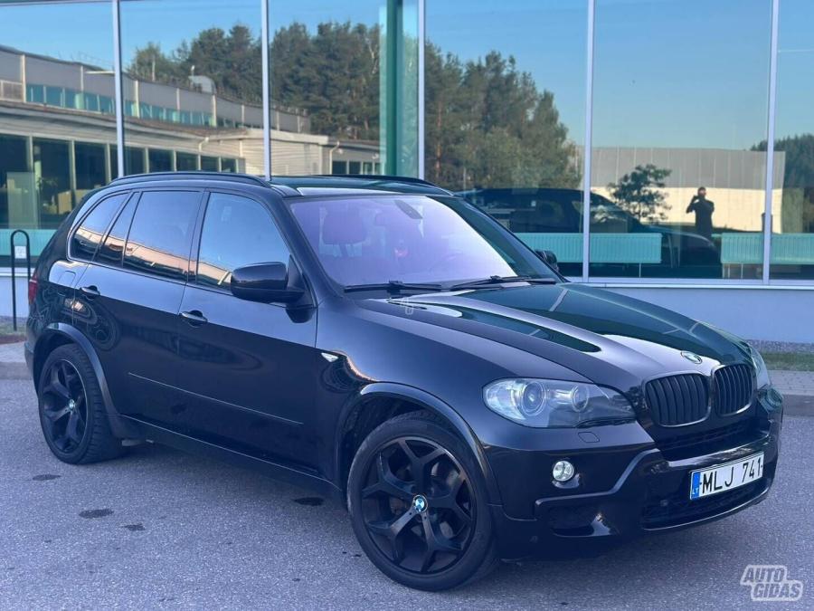 Black BMW X5 2007 in Vilnius, with an engine capacity of 3.00 L and mileage of 306 thousand km for 8000 €, photo 1 on AUTOMOTO.COM.LV
