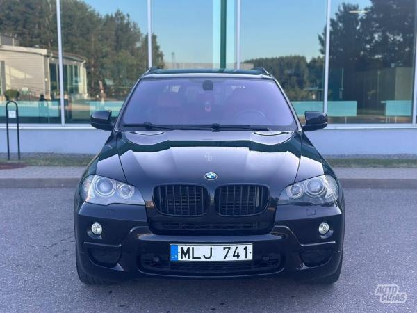 Черный БМВ Х5 2007 в Вильнюс, объемом двигателя 3.00 л и пробегом 306 тыс. км за 8000 €, фото 3 на AUTOMOTO.COM.LV