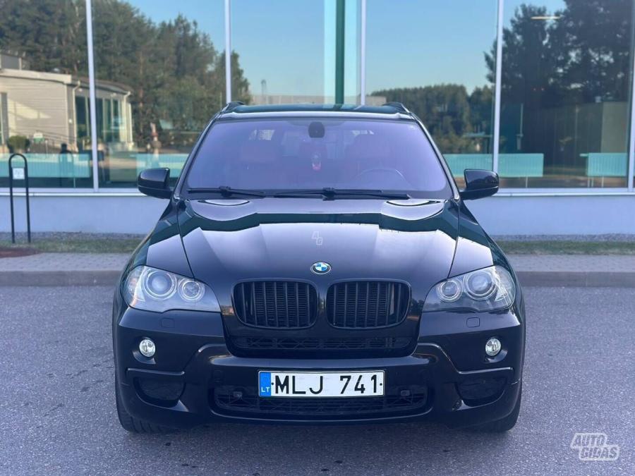 Black BMW X5 2007 in Vilnius, with an engine capacity of 3.00 L and mileage of 306 thousand km for 8000 €, photo 4 on AUTOMOTO.COM.LV