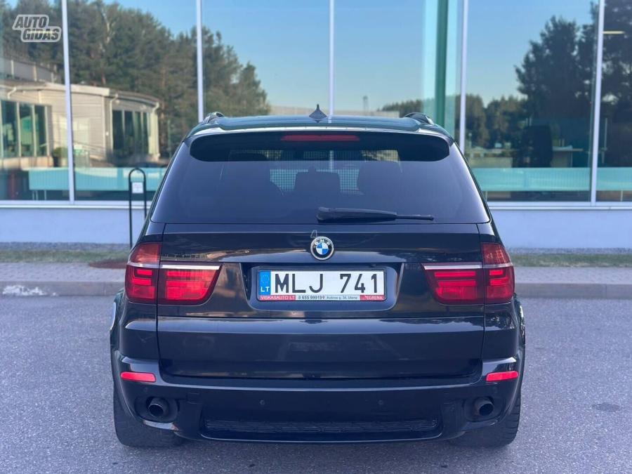 Black BMW X5 2007 in Vilnius, with an engine capacity of 3.00 L and mileage of 306 thousand km for 8000 €, photo 7 on AUTOMOTO.COM.LV