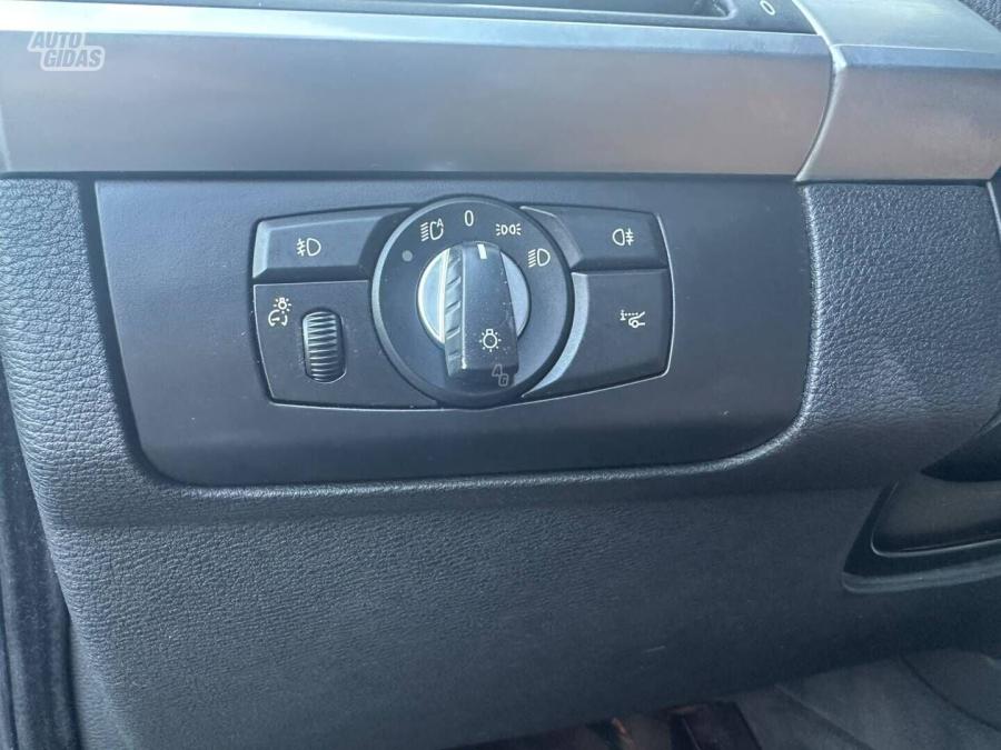Black BMW X5 2007 in Vilnius, with an engine capacity of 3.00 L and mileage of 306 thousand km for 8000 €, photo 16 on AUTOMOTO.COM.LV