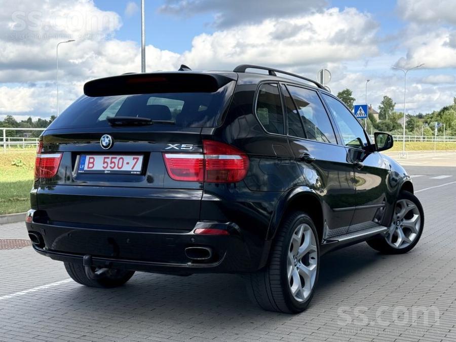 Black BMW X5 2007 in Rezekne, with an engine capacity of 3.00 L and mileage of 358 thousand km for 7990 €, photo 7 on AUTOMOTO.COM.LV