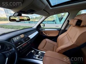 Black BMW X5 2007 in Rezekne, with an engine capacity of 3.00 L and mileage of 358 thousand km for 7990 €, photo 16 on AUTOMOTO.COM.LV