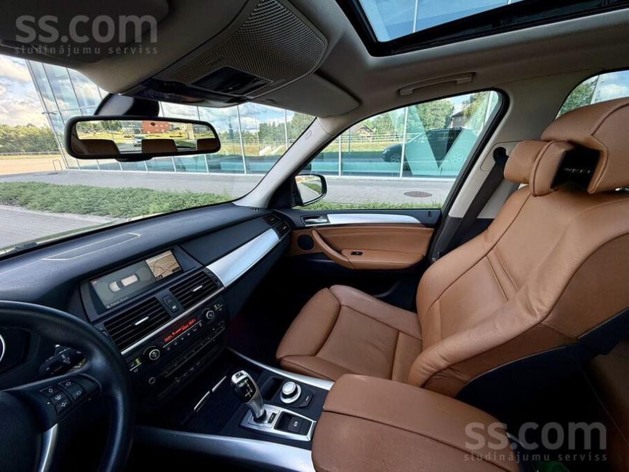 Black BMW X5 2007 in Rezekne, with an engine capacity of 3.00 L and mileage of 358 thousand km for 7990 €, photo 16 on AUTOMOTO.COM.LV