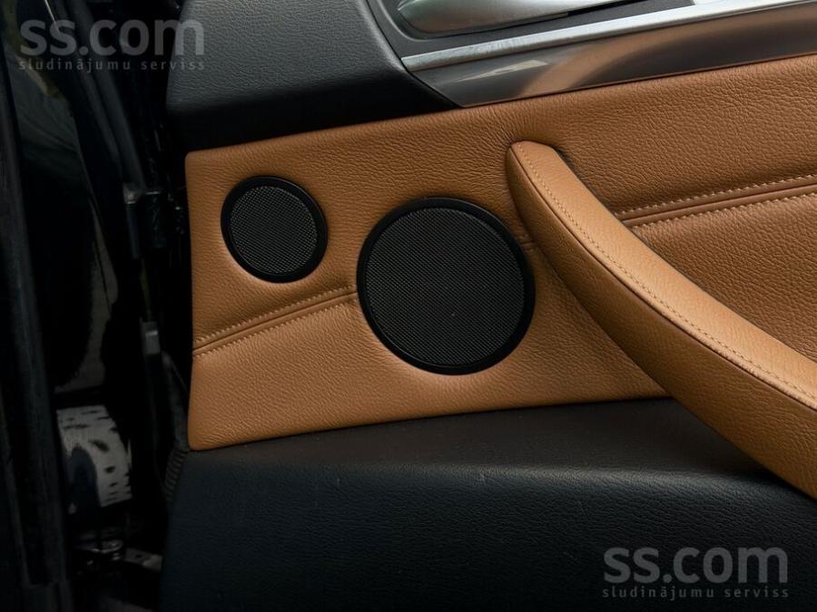Black BMW X5 2007 in Rezekne, with an engine capacity of 3.00 L and mileage of 358 thousand km for 7990 €, photo 22 on AUTOMOTO.COM.LV