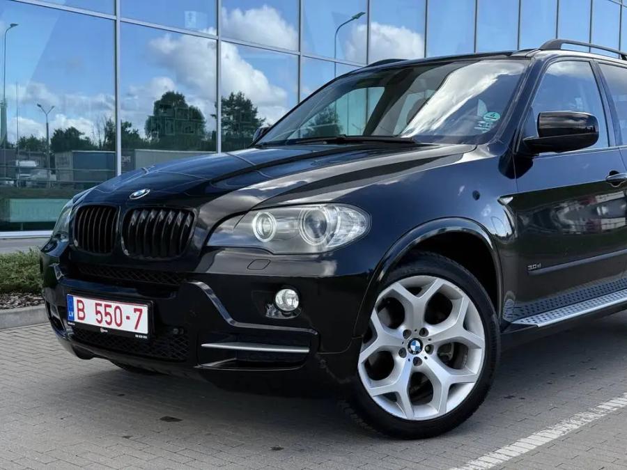Black BMW X5 2007 in Rezekne, with an engine capacity of 3.00 L and mileage of 358 thousand km for 7990 €, photo 4 on AUTOMOTO.COM.LV