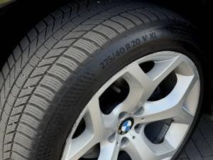 Black BMW X5 2007 in Rezekne, with an engine capacity of 3.00 L and mileage of 358 thousand km for 7990 €, photo 11 on AUTOMOTO.COM.LV