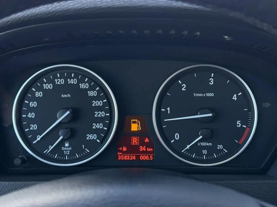 Black BMW X5 2007 in Rezekne, with an engine capacity of 3.00 L and mileage of 358 thousand km for 7990 €, photo 25 on AUTOMOTO.COM.LV