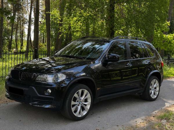 Черный БМВ Х5 2007 в Вильнюс, объемом двигателя 2.99 л и пробегом 278 тыс. км за 7990 €, фото 1 на AUTOMOTO.COM.LV