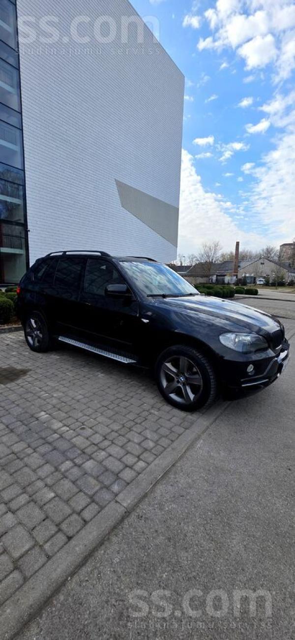 Black BMW X5 2007 in Rezekne, with an engine capacity of 3.00 L and mileage of 309 thousand km for 7900 €, photo 2 on AUTOMOTO.COM.LV