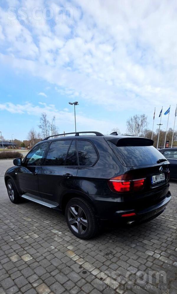 Black BMW X5 2007 in Rezekne, with an engine capacity of 3.00 L and mileage of 309 thousand km for 7900 €, photo 5 on AUTOMOTO.COM.LV