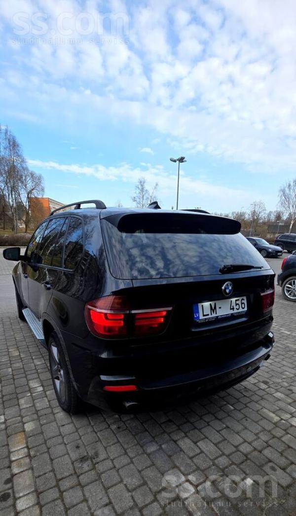 Black BMW X5 2007 in Rezekne, with an engine capacity of 3.00 L and mileage of 309 thousand km for 7900 €, photo 6 on AUTOMOTO.COM.LV
