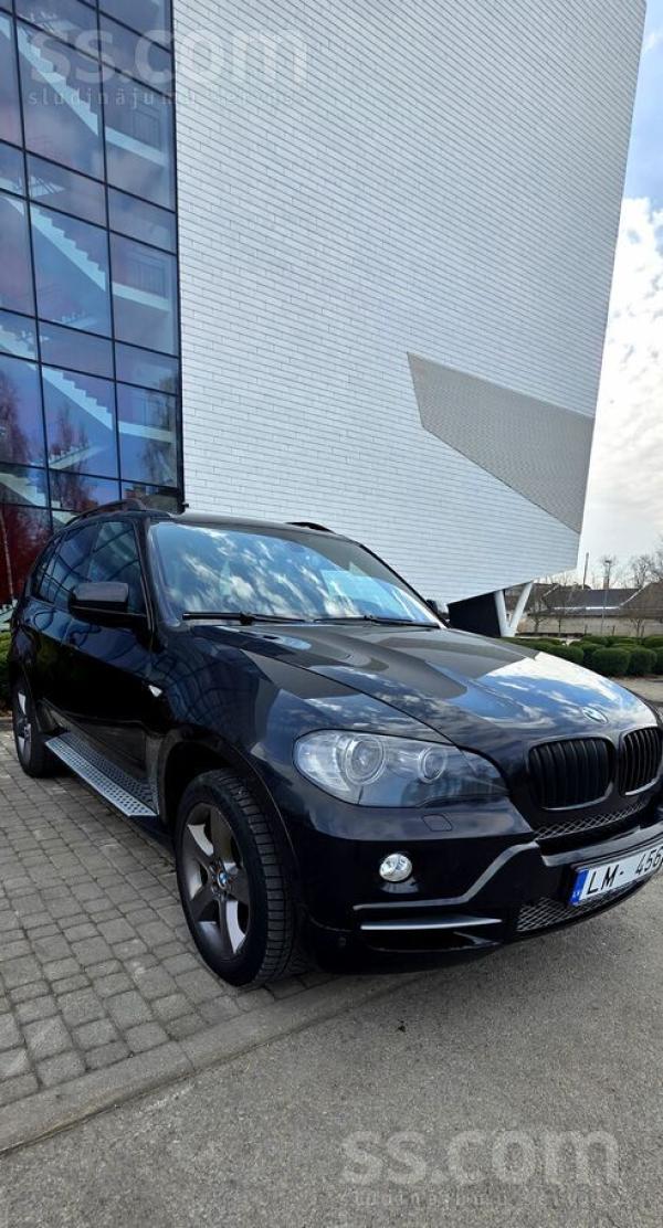 Black BMW X5 2007 in Rezekne, with an engine capacity of 3.00 L and mileage of 309 thousand km for 7900 €, photo 9 on AUTOMOTO.COM.LV