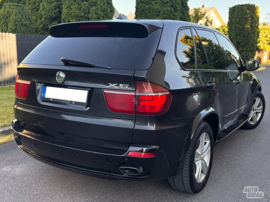 Black BMW X5 2007 in Kaunas, with an engine capacity of 3.00 L and mileage of 450 thousand km for 4300 €, photo 8 on AUTOMOTO.COM.LV