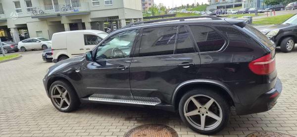 Black BMW X5 2007 in Vilnius, with an engine capacity of 2.99 L and mileage of 343 thousand km for 6300 €, photo 5 on AUTOMOTO.COM.LV
