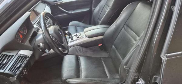 Black BMW X5 2007 in Vilnius, with an engine capacity of 2.99 L and mileage of 343 thousand km for 6300 €, photo 10 on AUTOMOTO.COM.LV
