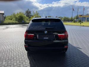 Black BMW X5 2007 in Telschi, with an engine capacity of 2.99 L and mileage of 256 thousand km for 7500 €, photo 6 on AUTOMOTO.COM.LV
