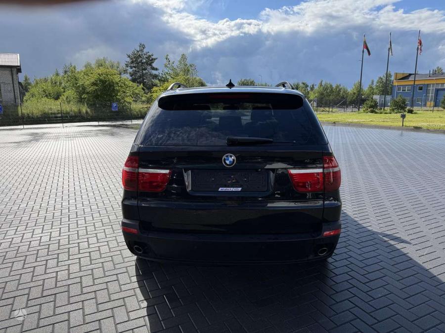 Black BMW X5 2007 in Telschi, with an engine capacity of 2.99 L and mileage of 256 thousand km for 7500 €, photo 6 on AUTOMOTO.COM.LV