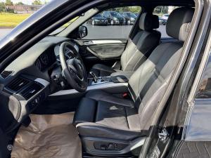 Black BMW X5 2007 in Telschi, with an engine capacity of 2.99 L and mileage of 256 thousand km for 7500 €, photo 17 on AUTOMOTO.COM.LV