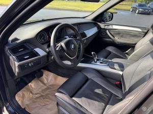 Black BMW X5 2007 in Telschi, with an engine capacity of 2.99 L and mileage of 256 thousand km for 7500 €, photo 18 on AUTOMOTO.COM.LV