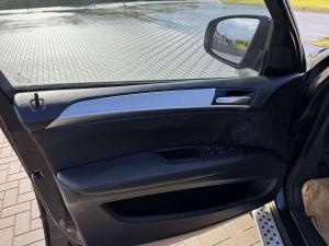 Black BMW X5 2007 in Telschi, with an engine capacity of 2.99 L and mileage of 256 thousand km for 7500 €, photo 19 on AUTOMOTO.COM.LV